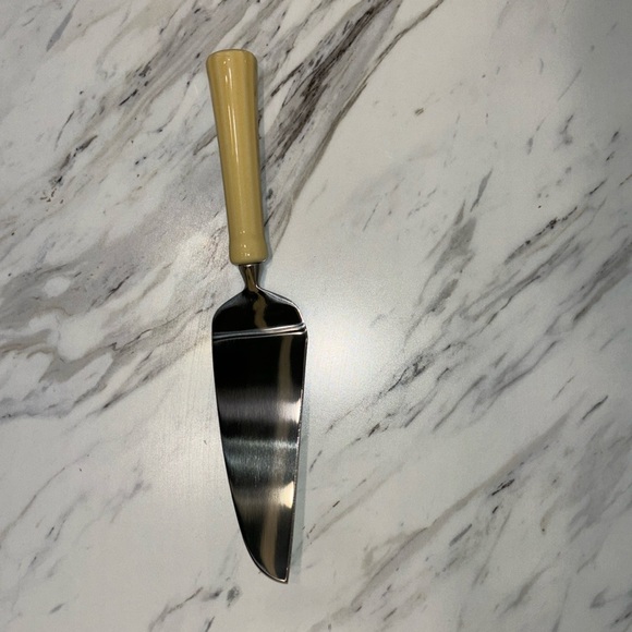Fiesta | Dining | Fiesta Ceramic Handled Ivory Cakepie Server | Poshmark